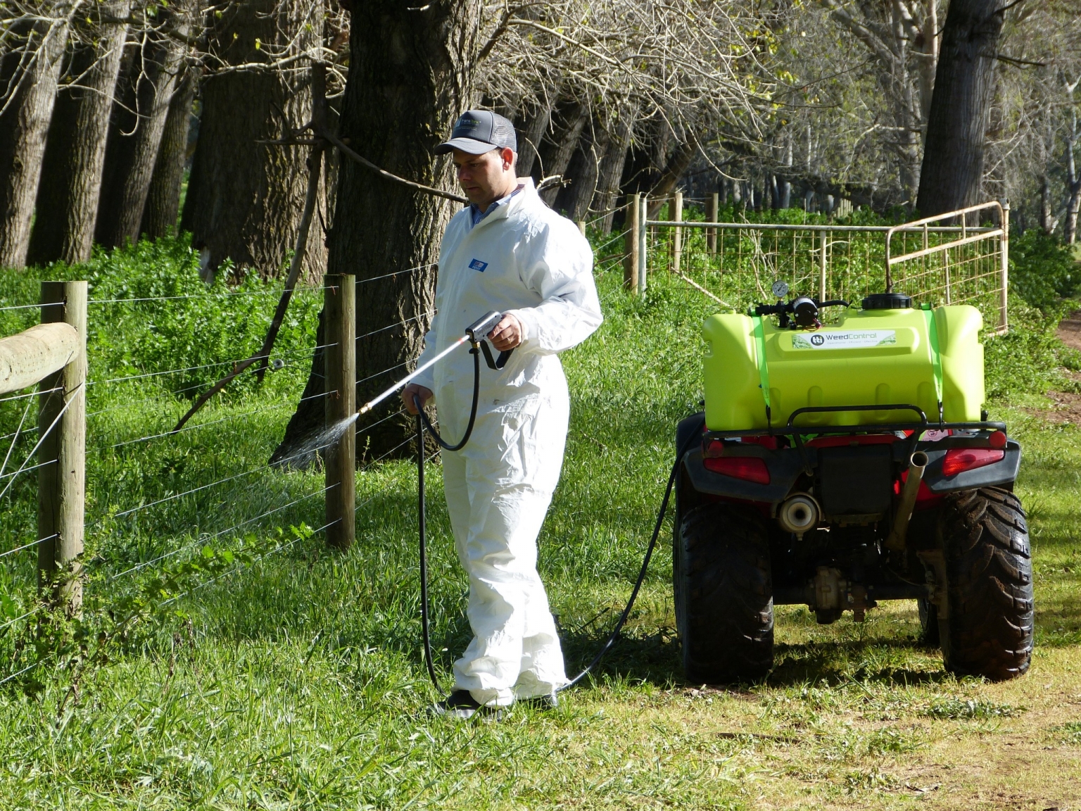 150L WeedControl™ 12v ATV Spot Sprayer with 8.3L/min Pump | TTi